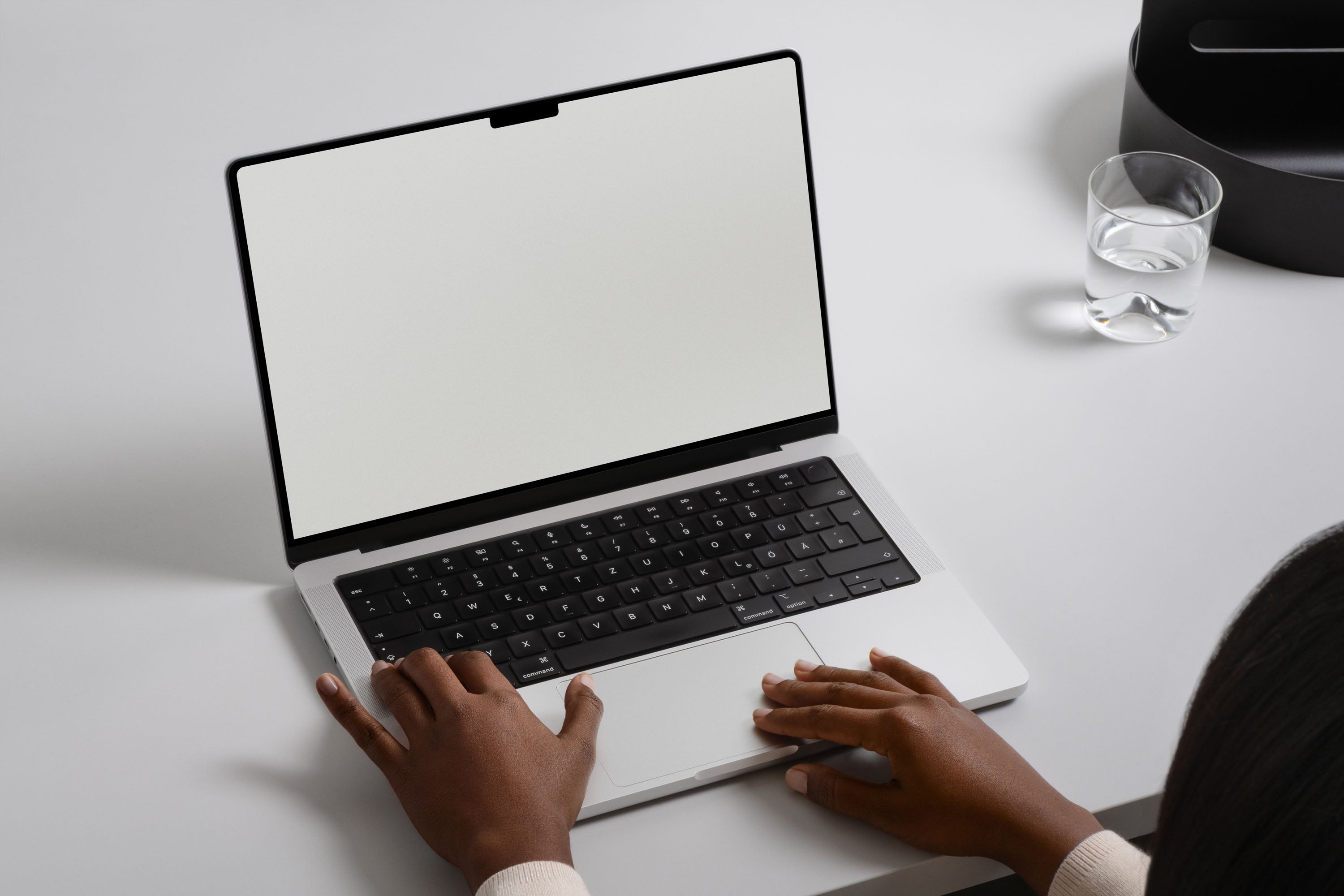 ST12 — MacBook Pro 14" – Directory